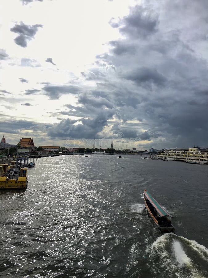 River Life editorial stock photo. Image of bangkok, sunlight - 163360163