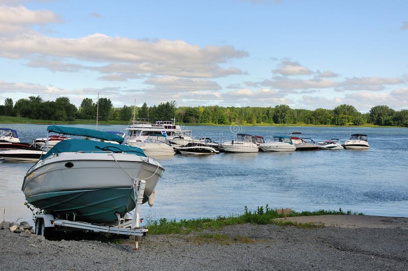 Farndon marina editorial image. Image of trent, boats - 53386320