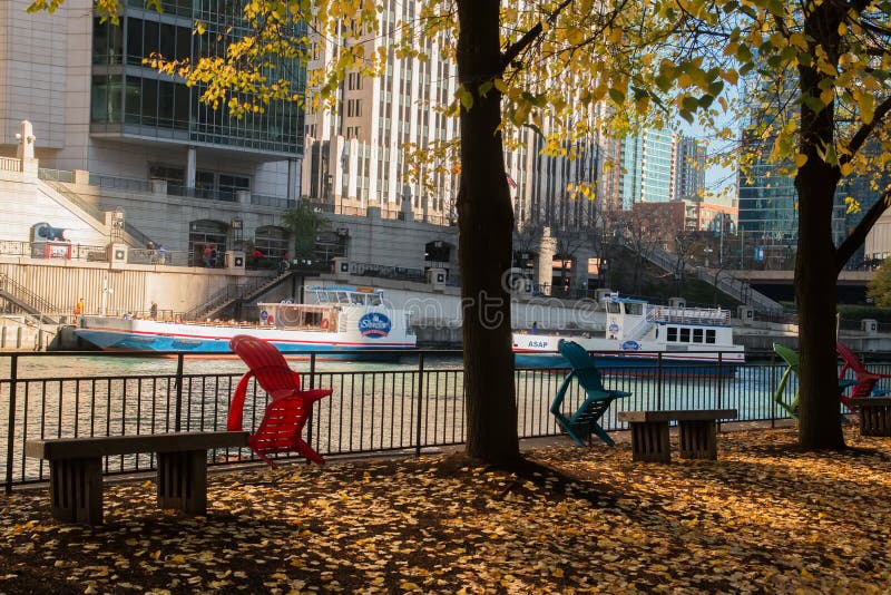 River Running through Downtown Chicago Loop Editorial Stock Image ...