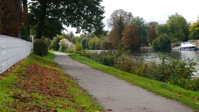 Path by the River Thames in Staines Surrey Editorial Photography ...
