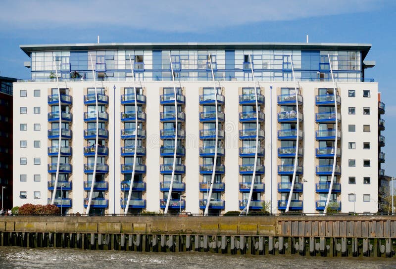 The River Thames Shore Building Editorial Stock Image - Image of ...