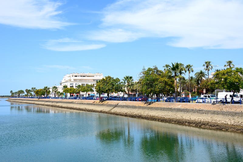 Riverbank De Ayamonte, Espanha Foto Editorial - Imagem de chicote ...