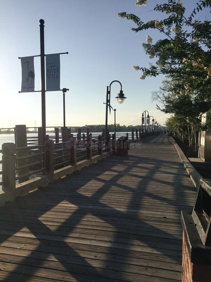 The RiverWalk editorial photography. Image of wilmington - 83838287