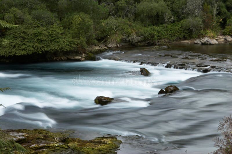 Rotsen en water stock foto. Image of muskus, milieu, tafereel - 18085758