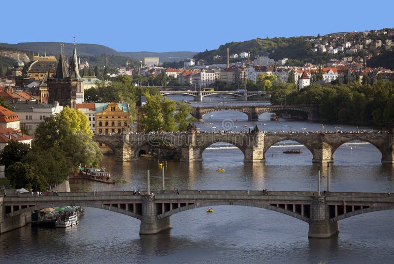Rivier Praag - Vltava stock foto. Image of bruggen, rivier - 20570918