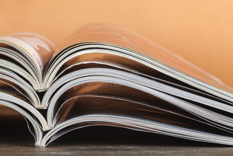 Riviste Con Le Pagine Aperte, Primo Piano Immagine Stock - Immagine di ...