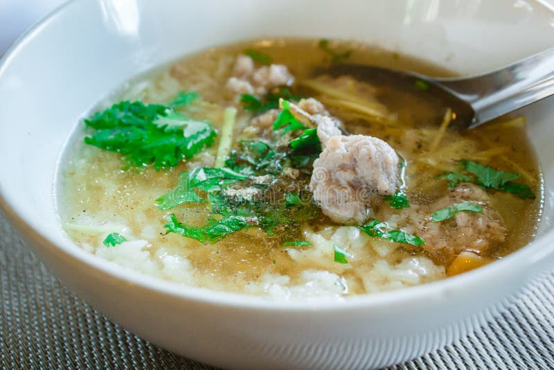 Riz bouilli photo stock. Image du repas, cuit, nourriture - 32199220