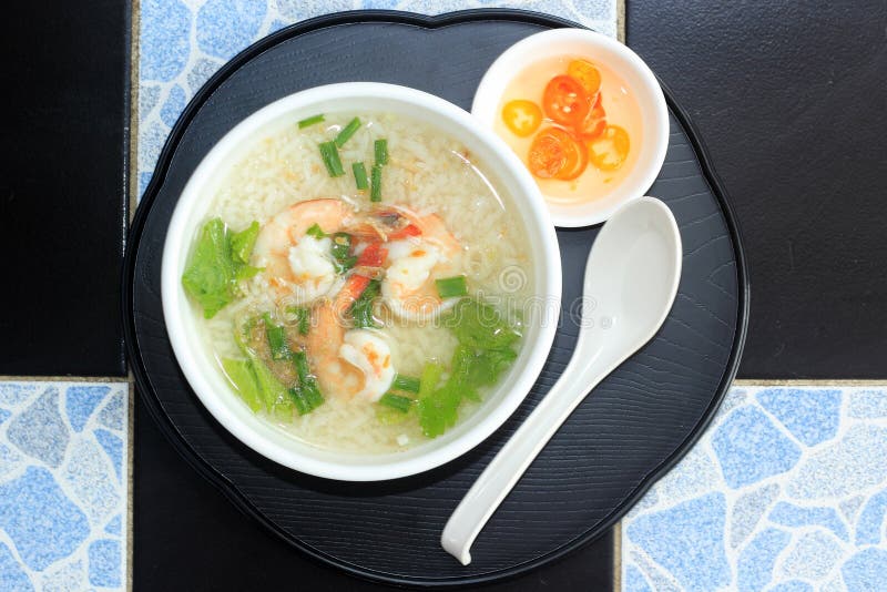 Riz Bouilli Avec La Crevette Image stock - Image du apéritifs, poulet ...