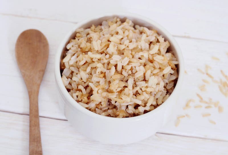 Riz brun image stock. Image du repas, cuillère, fermer - 85737361