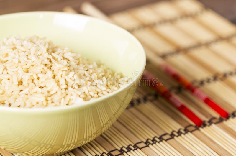 Riz brun bouilli photo stock. Image du bouilli, organique - 60328504