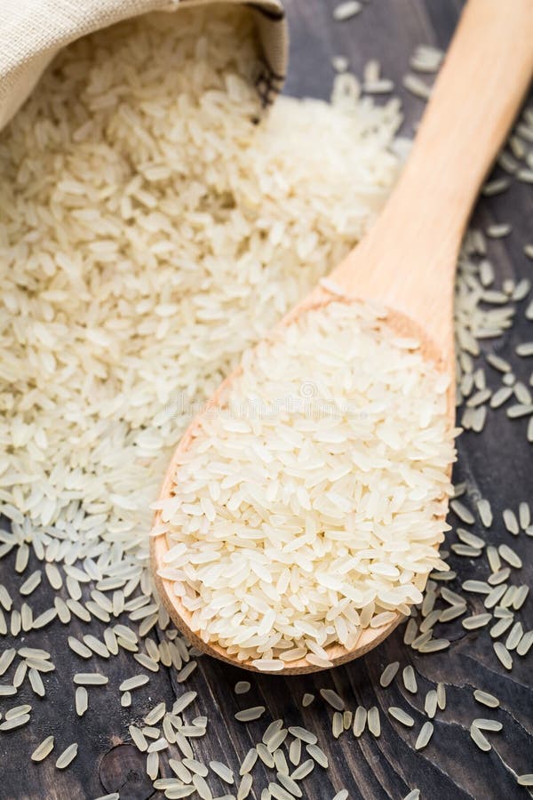 Riz cru sec blanc de grain photo stock. Image du blanc - 40641646