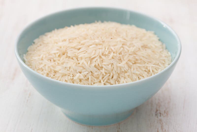 Riz sec dans une cuvette photo stock. Image du cuvette - 18598030