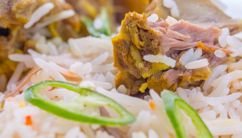 Riz cru et cuit II image stock. Image du rond, régime - 44281847