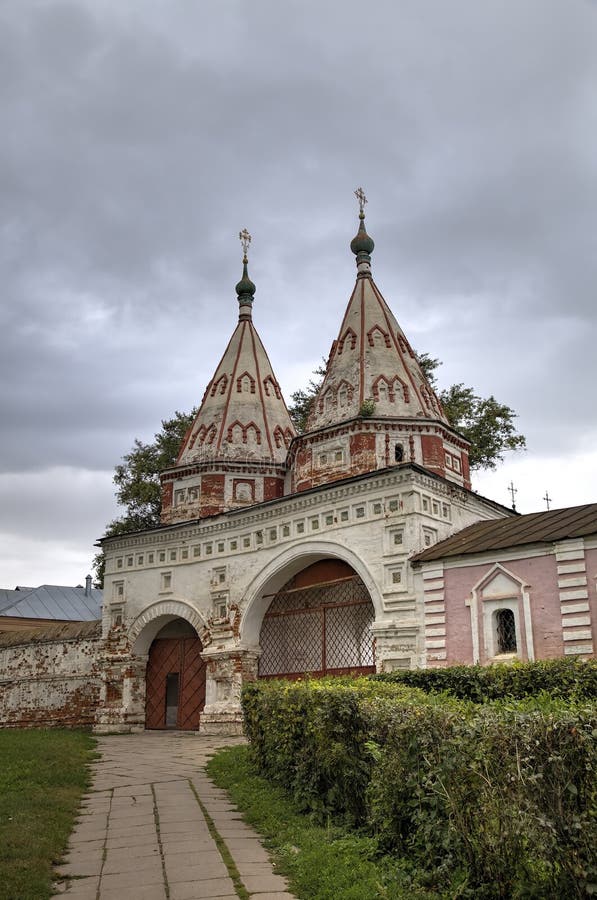 Rizopolozhensky Monastery. Suzdal Stock Photo - Image of church, golden ...