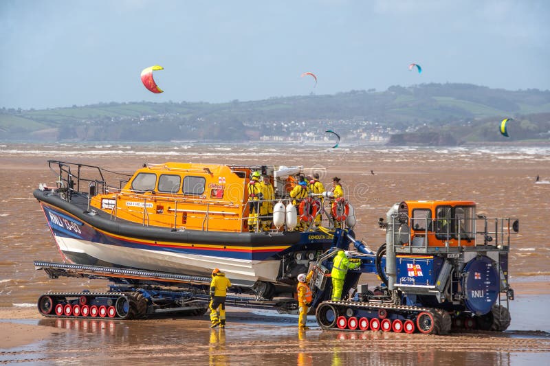RNLI Lifeboat Crew Launch a Shannon Class Lifeboat Editorial Image ...