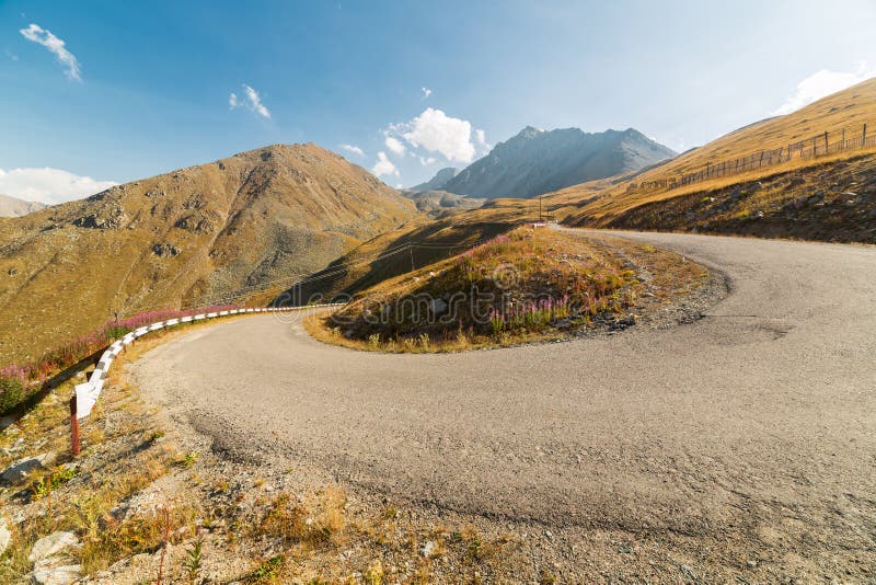 Curve in Mountains stock photo. Image of blur, transportation - 3919112