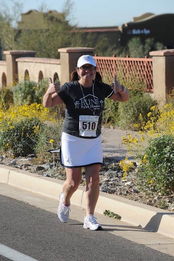 Road Race Runner editorial photography. Image of smile - 78826917