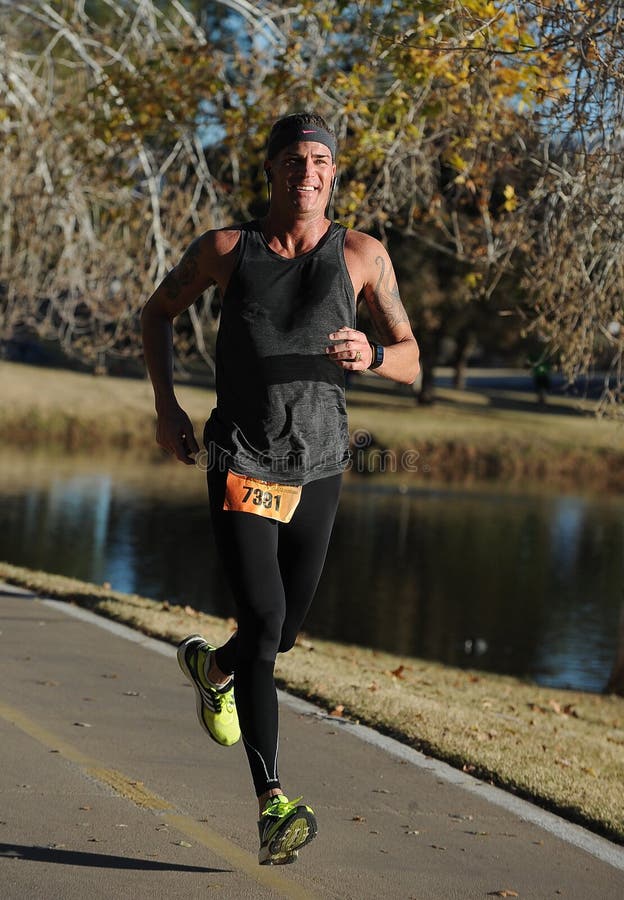 Road Race Runner editorial photography. Image of fitness - 79163132