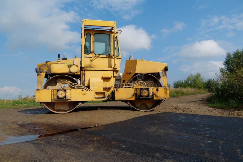 Road Roller - Compactor-type Engineering Vehicle Used To Compact Soil ...