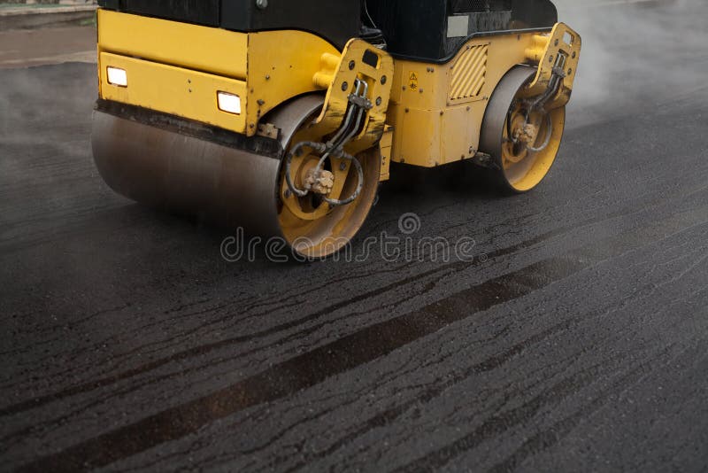 Road Roller Flattening New Asphalt Stock Image - Image of fresh, build ...