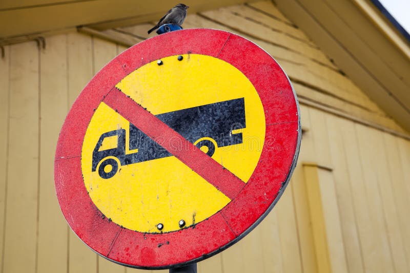 277 Heavy Goods Vehicle Symbol Stock Photos - Free & Royalty-Free Stock ...