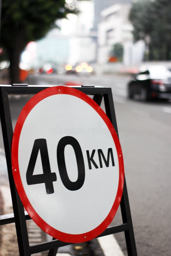 Road Signs for Vehicle Speed 40 Km Editorial Photography - Image of ...