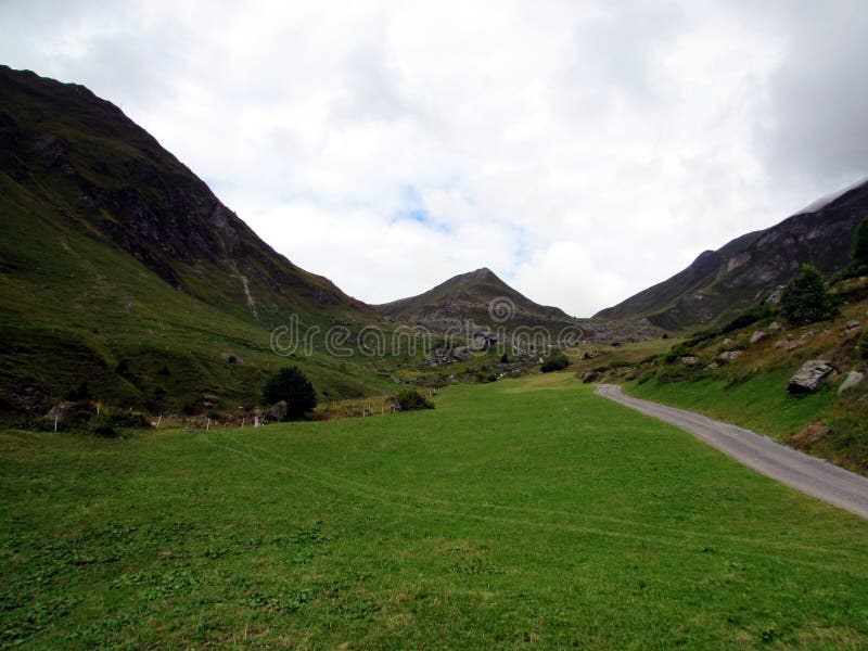 The road to Mountain stock image. Image of mountain, landscape - 44295355