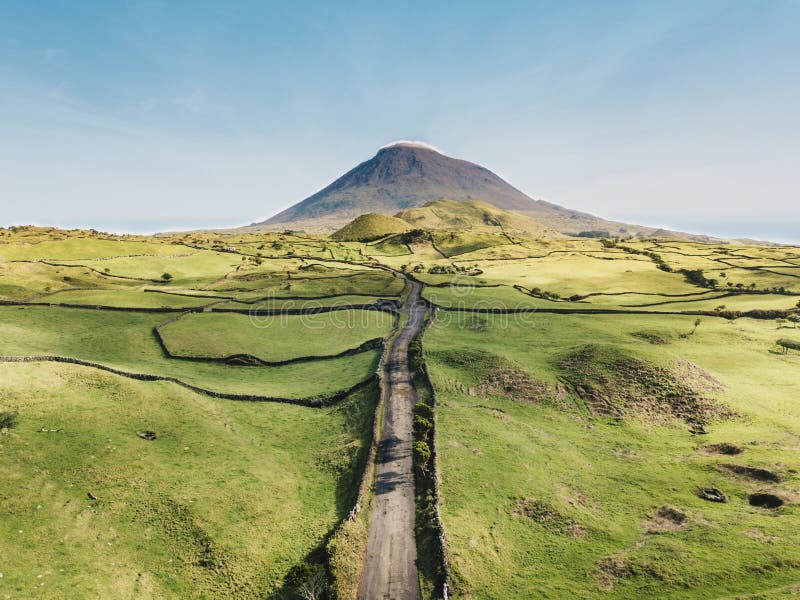 The Road To the Volcano Pico Stock Image - Image of high, journey ...