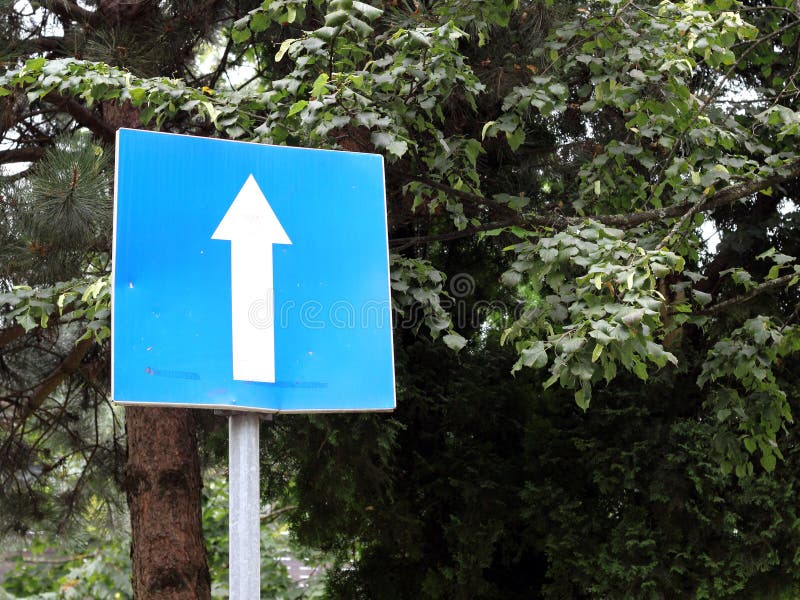 Low Clearance Traffic Sign. Stock Image - Image of highway, blue: 8448609 Low Clearance Traffic Sign. Stock Image - Image of highway, blue: 8448609