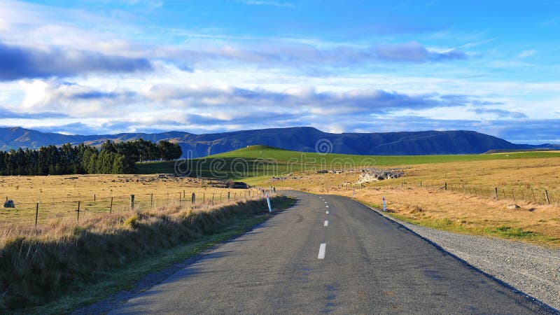 Road in Waitaki Valley, New Zealand Stock Image - Image of transport ...