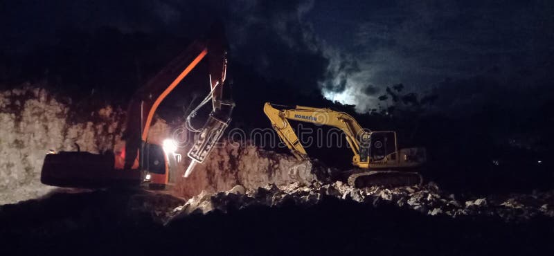 Road work at night editorial photo. Image of font, aircraft - 264202571