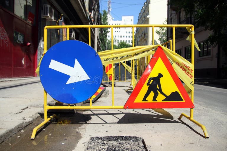 821 Road Construction Signs Arrow Stock Photos - Free & Royalty-Free ...