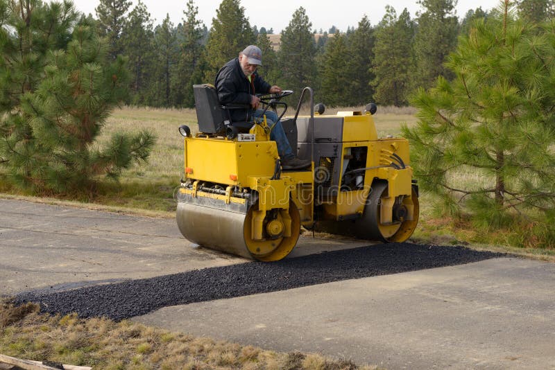 Road Workers Fixing Driveway Editorial Image - Image of tools, highway ...