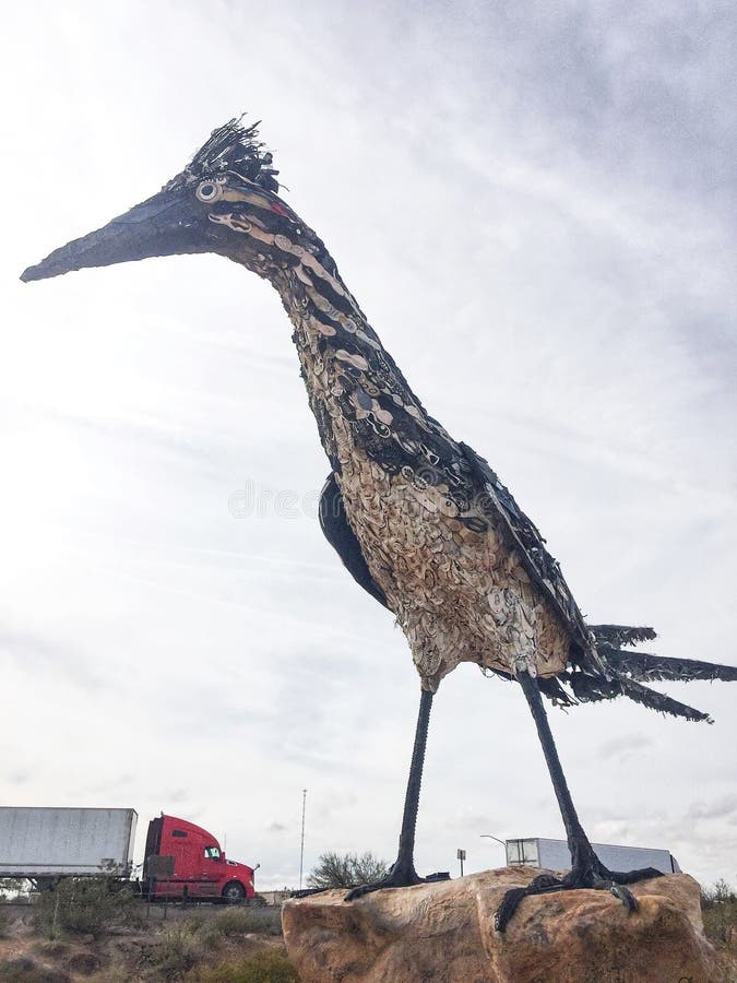 Roadrunner Recycle Statue. Los Cruces, New Mexico Editorial Photography ...