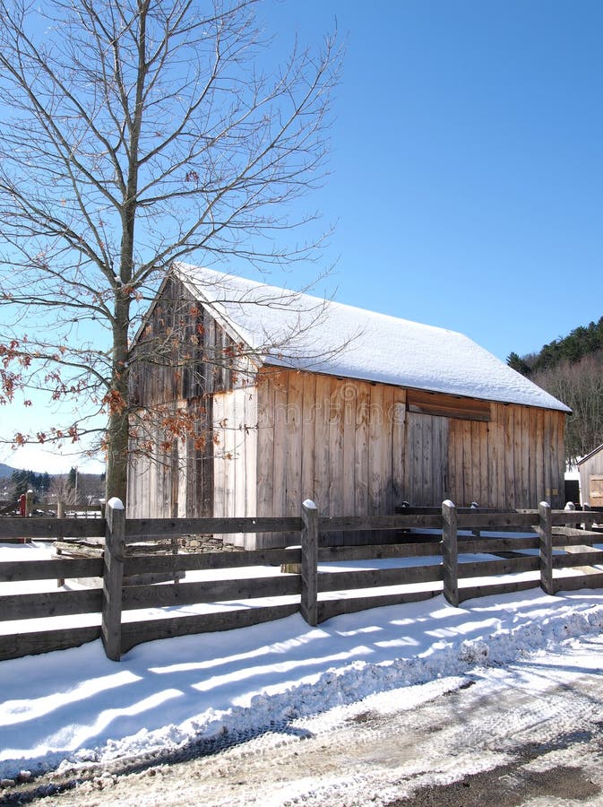 Roadside barn stock photo. Image of mountain, roadside - 69734752