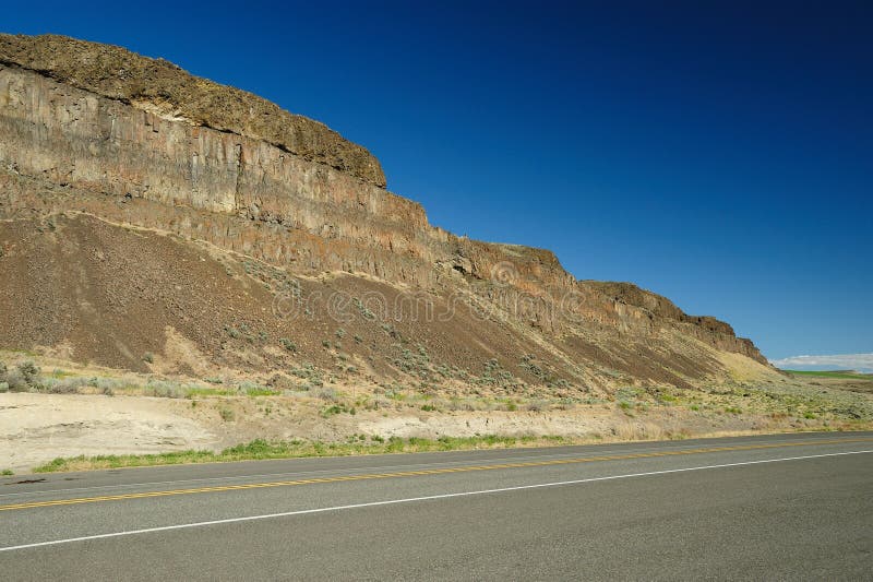 Roadside rock cliff stock photo. Image of colfax, state - 14716902
