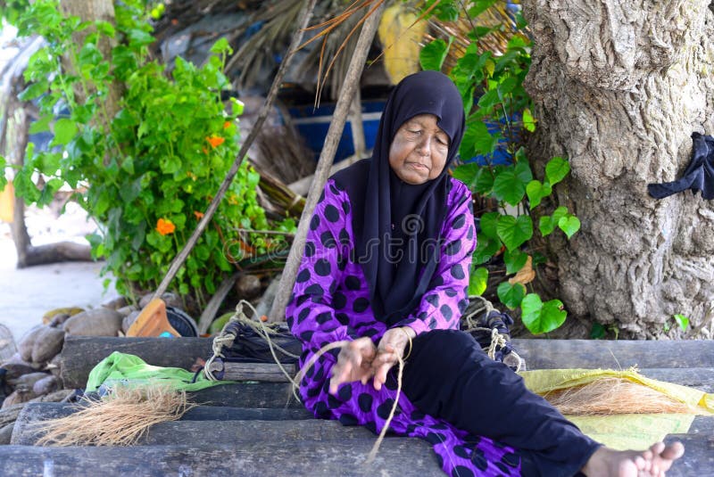 Roanu Veshun, Maldivas imagem editorial. Imagem de lado - 107200935