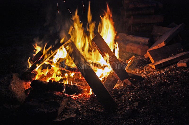Roaring camp fire. stock image. Image of camp, outdoors - 19136929