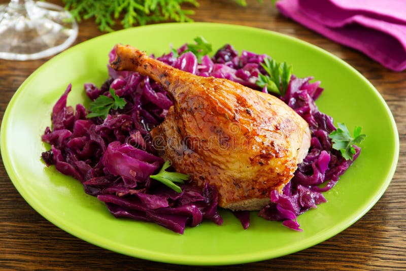 Roast duck with apples stock image. Image of muscovy - 46252895