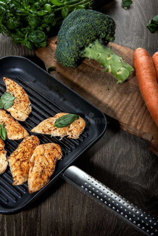 Roasted chicken in pan stock image. Image of cuisine - 38891309