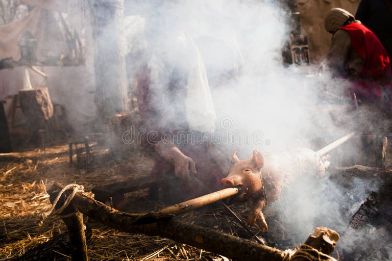 Roasted Pig on the Rack, Piglet Stock Image - Image of dinner, gourmet ...