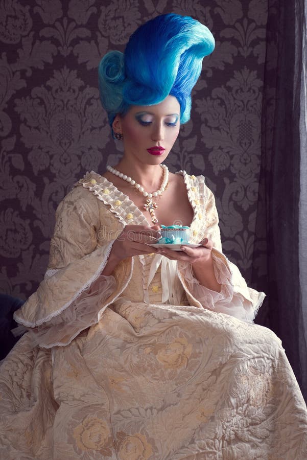 Robe baroque photo stock. Image du marie, hublot, thème - 57039864