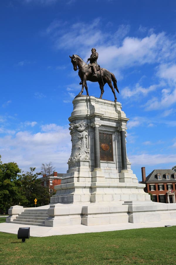Robert E. Lee Monument, Closeup View Stock Image - Image of supremacist ...