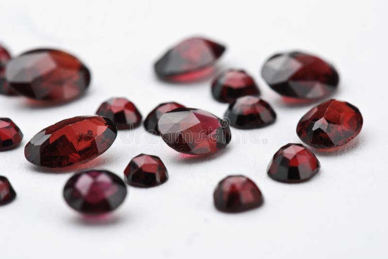 Robijnen stock afbeelding. Image of juwelen, duur, robijn - 12162941
