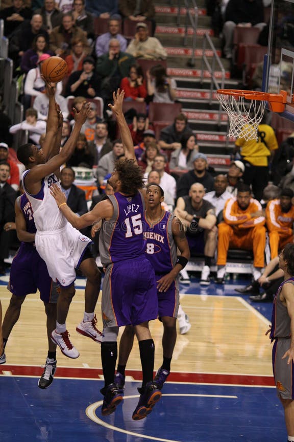 Robin Lopez editorial image. Image of suns, athlete, robin - 17998565