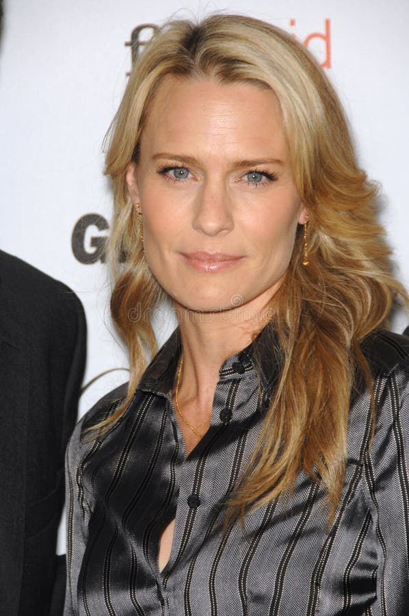 Robin Wright's Instagram, Twitter & Facebook on IDCrawl