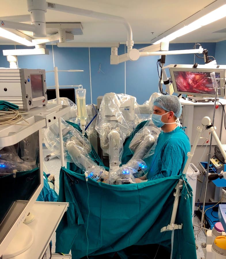 Medical Robot. Robotic Surgery with the Da Vinci Surgical System ...