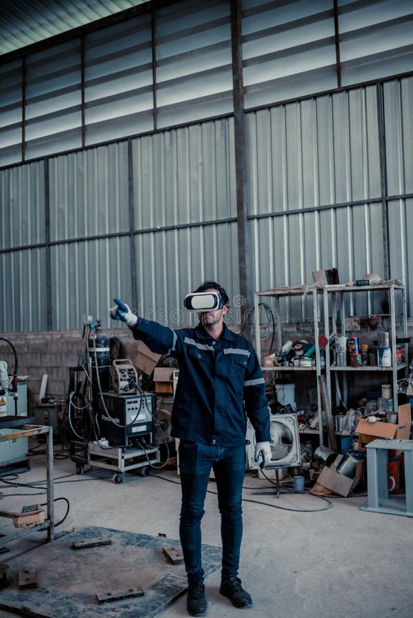 Robotics Experts Wear Virtual Reality Goggles To Help Teammates with ...