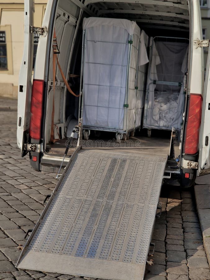 Robust Medium-duty Column Lift with a Long Foldable Platform, Stock ...