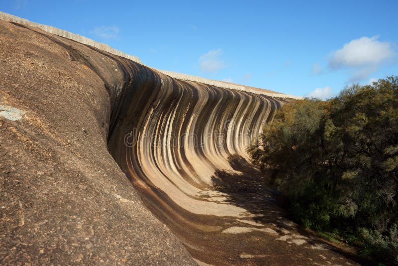 Roca de la onda imagen de archivo. Imagen de onda, cubo - 76799757